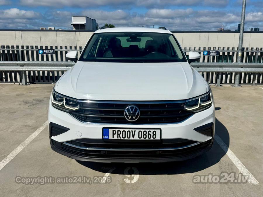 Белый Фольксваген Тигуан 2021 в Таллин, объемом двигателя 1.50 л и пробегом 98 тыс. км за 21990 €, фото 4 на AUTOMOTO.COM.LV