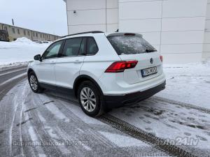 White Volkswagen Tiguan 2022 in Tallinn, with an engine capacity of 1.50 L and mileage of 48 thousand km for 22900 €, photo 4 on AUTOMOTO.COM.LV