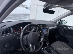 White Volkswagen Tiguan 2022 in Tallinn, with an engine capacity of 1.50 L and mileage of 48 thousand km for 22900 €, photo 8 on AUTOMOTO.COM.LV