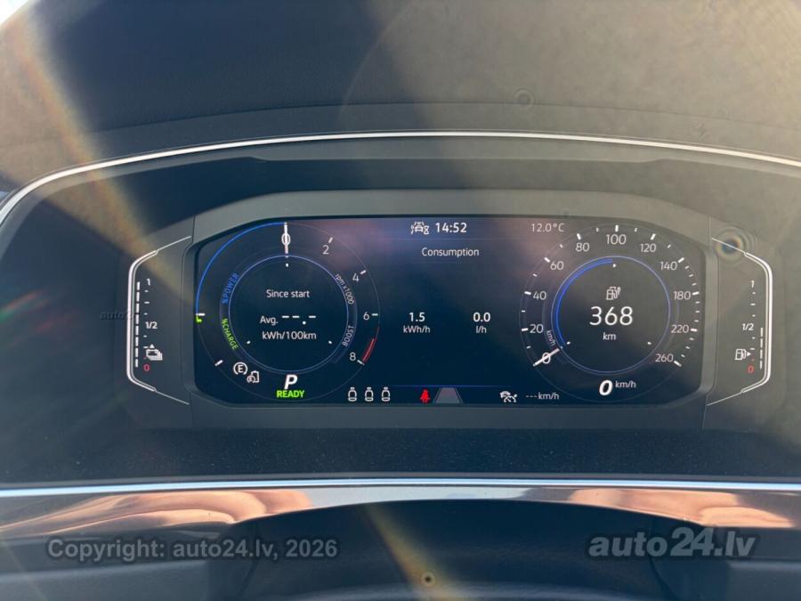 White Volkswagen Tiguan 2022 in Tallinn, with an engine capacity of 1.40 L and mileage of 64 thousand km for 27900 €, photo 9 on AUTOMOTO.COM.LV