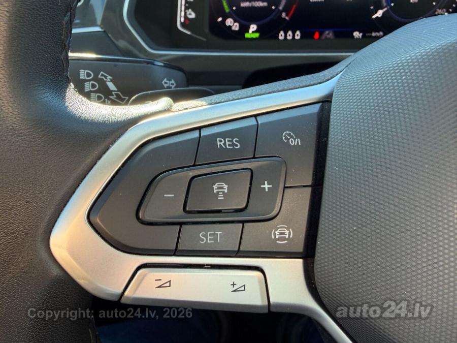 White Volkswagen Tiguan 2022 in Tallinn, with an engine capacity of 1.40 L and mileage of 64 thousand km for 27900 €, photo 10 on AUTOMOTO.COM.LV