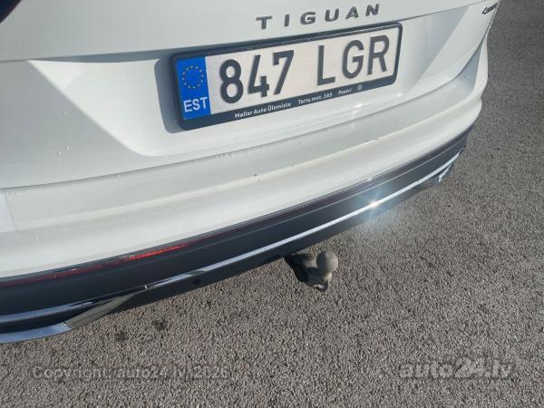 White Volkswagen Tiguan 2022 in Tallinn, with an engine capacity of 2.00 L and mileage of 62 thousand km for 34999 €, photo 5 on AUTOMOTO.COM.LV