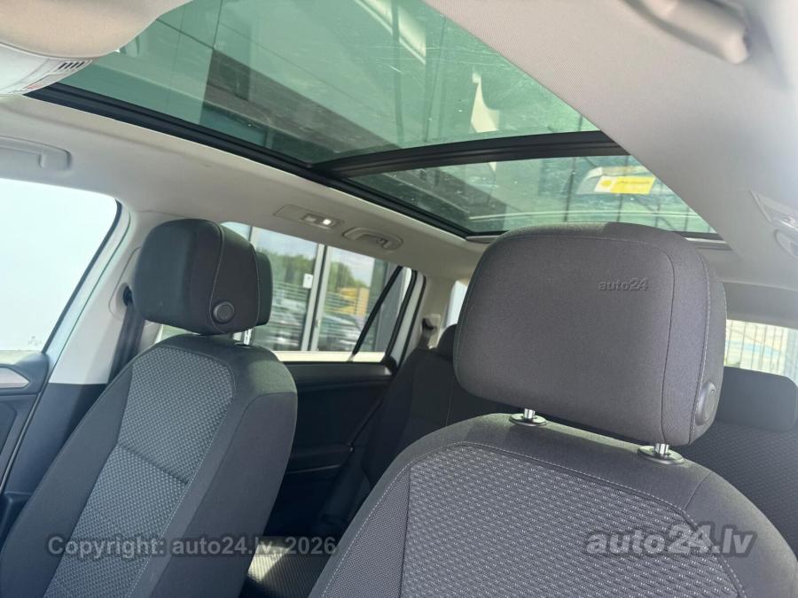 White Volkswagen Tiguan 2022 in Tallinn, with an engine capacity of 1.50 L and mileage of 74 thousand km for 24000 €, photo 4 on AUTOMOTO.COM.LV