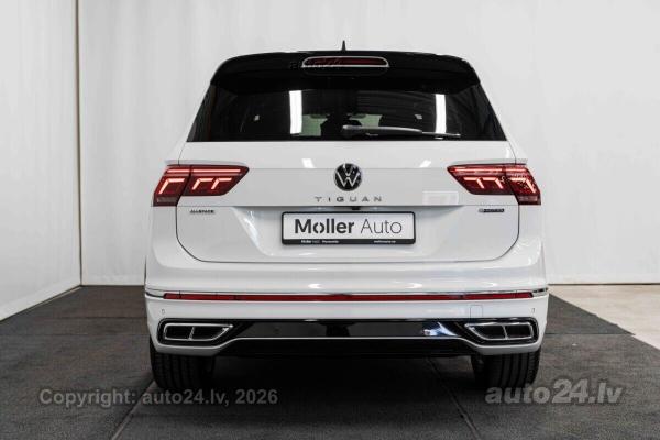 White Volkswagen Tiguan 2022 in Tallinn, with an engine capacity of 2.00 L and mileage of 107 thousand km for 30900 €, photo 4 on AUTOMOTO.COM.LV