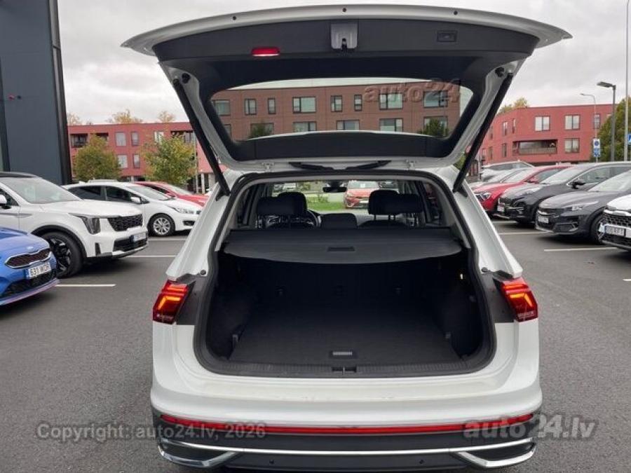 Balts Volkswagen Tiguan 2022 Tallina, ar dzinēja tilpumu 2.00 L un nobraukumu 68 tūkst. km par 28900 €, foto 10 vietnē AUTOMOTO.COM.LV