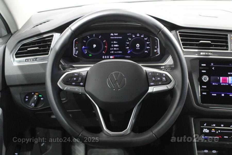 Balts Volkswagen Tiguan 2023 Tallina, ar dzinēja tilpumu 1.50 L un nobraukumu 18 tūkst. km par 28990 €, foto 12 vietnē AUTOMOTO.COM.LV