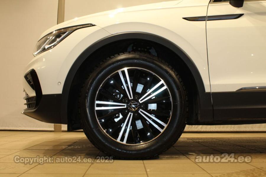 Balts Volkswagen Tiguan 2023 Tallina, ar dzinēja tilpumu 1.50 L un nobraukumu 18 tūkst. km par 28990 €, foto 15 vietnē AUTOMOTO.COM.LV