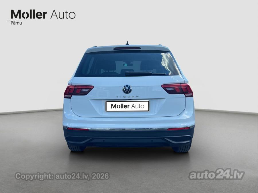 White Volkswagen Tiguan 2023 in Parnu, with an engine capacity of 1.50 L and mileage of 106 thousand km for 23900 €, photo 5 on AUTOMOTO.COM.LV