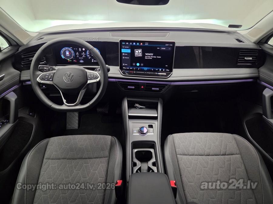 Balts Volkswagen Tiguan 2024 Tallina, ar dzinēja tilpumu 1.50 L un nobraukumu 19 tūkst. km par 30900 €, foto 8 vietnē AUTOMOTO.COM.LV