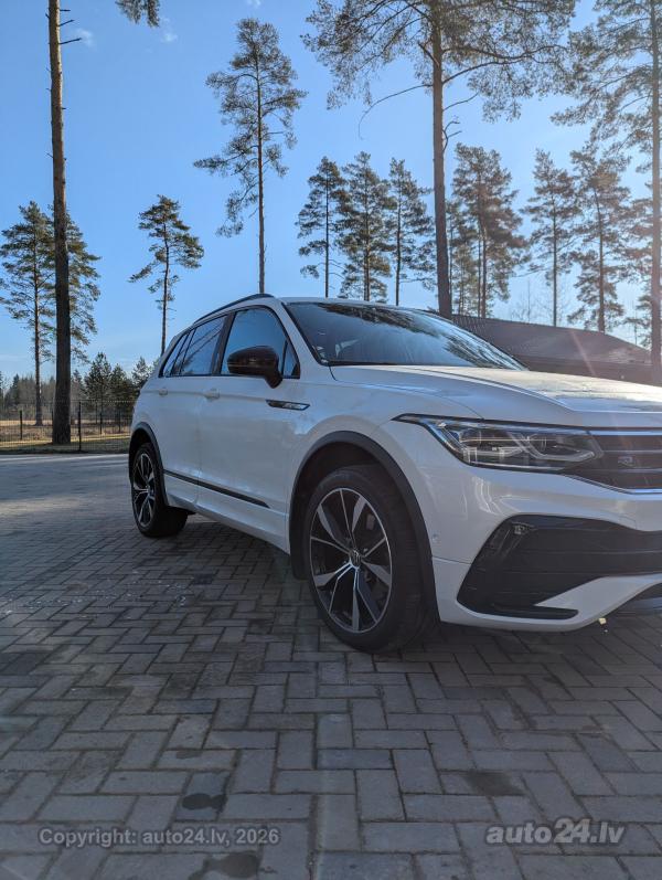 White Volkswagen Tiguan 2024 in Tallinn, with an engine capacity of 2.00 L and mileage of 54 thousand km for 38000 €, photo 4 on AUTOMOTO.COM.LV