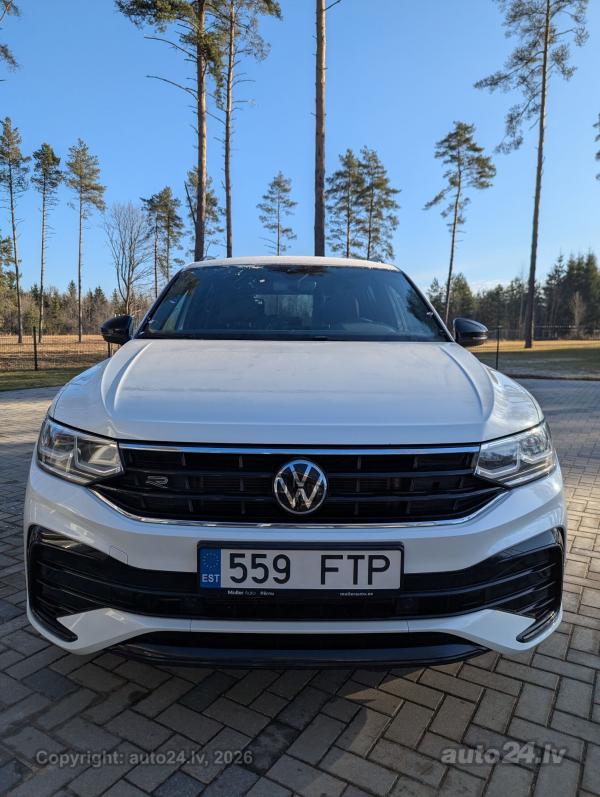White Volkswagen Tiguan 2024 in Tallinn, with an engine capacity of 2.00 L and mileage of 54 thousand km for 38000 €, photo 9 on AUTOMOTO.COM.LV