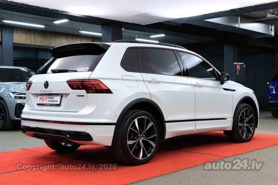 White Volkswagen Tiguan 2024 in Tallinn, with an engine capacity of 2.00 L and mileage of 57 thousand km for 35995 €, photo 3 on AUTOMOTO.COM.LV