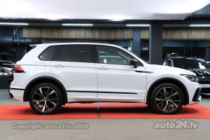 White Volkswagen Tiguan 2024 in Tallinn, with an engine capacity of 2.00 L and mileage of 57 thousand km for 35995 €, photo 6 on AUTOMOTO.COM.LV