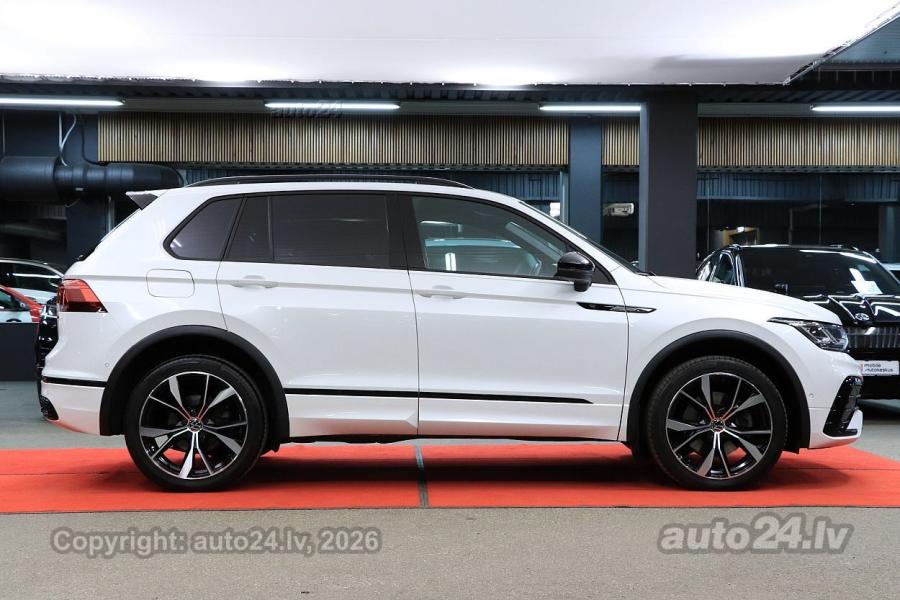 White Volkswagen Tiguan 2024 in Tallinn, with an engine capacity of 2.00 L and mileage of 57 thousand km for 35995 €, photo 6 on AUTOMOTO.COM.LV