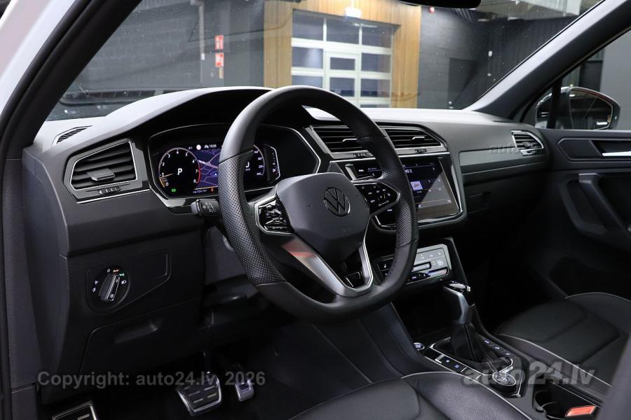 White Volkswagen Tiguan 2024 in Tallinn, with an engine capacity of 2.00 L and mileage of 57 thousand km for 35995 €, photo 8 on AUTOMOTO.COM.LV