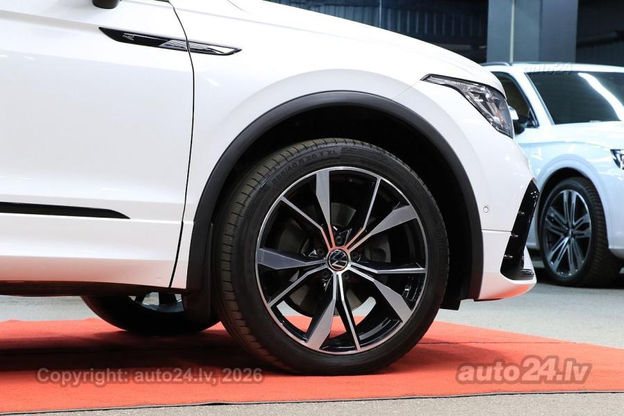 White Volkswagen Tiguan 2024 in Tallinn, with an engine capacity of 2.00 L and mileage of 57 thousand km for 35995 €, photo 30 on AUTOMOTO.COM.LV