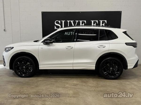 White Volkswagen Tiguan 2024 in Tallinn, with an engine capacity of 2.00 L and mileage of 36 thousand km for 44995 €, photo 4 on AUTOMOTO.COM.LV