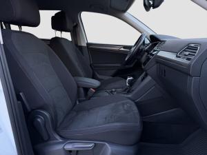 Balts Volkswagen Tiguan 2024 Pērnava, ar dzinēja tilpumu 2.00 L un nobraukumu 50 tūkst. km par 34900 €, foto 6 vietnē AUTOMOTO.COM.LV