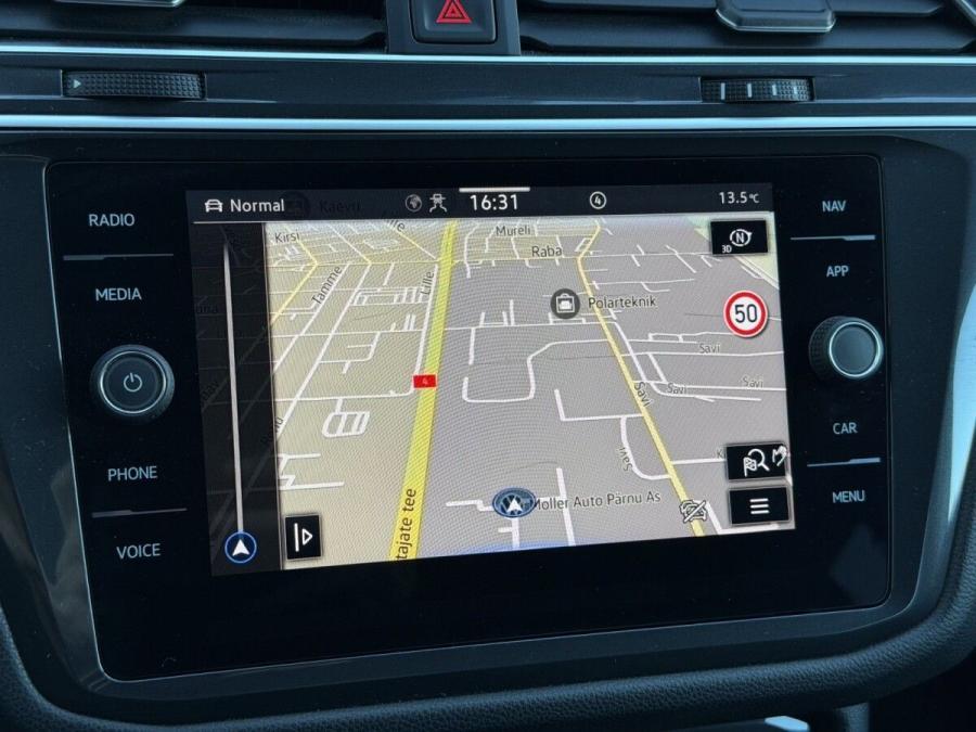Balts Volkswagen Tiguan 2024 Pērnava, ar dzinēja tilpumu 2.00 L un nobraukumu 50 tūkst. km par 34900 €, foto 12 vietnē AUTOMOTO.COM.LV
