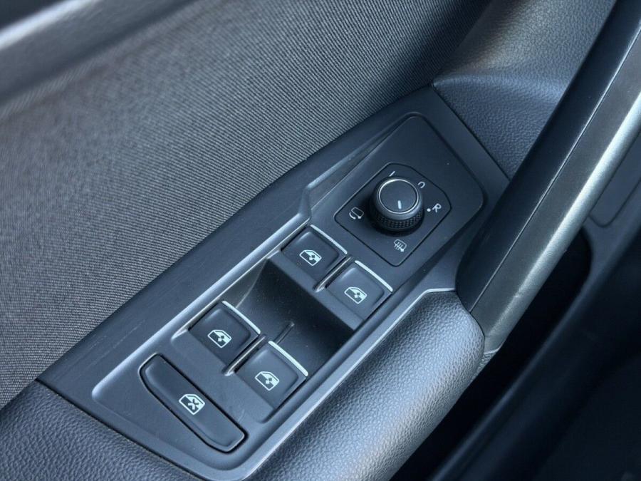 White Volkswagen Tiguan 2024 in Parnu, with an engine capacity of 2.00 L and mileage of 48 thousand km for 32500 €, photo 24 on AUTOMOTO.COM.LV