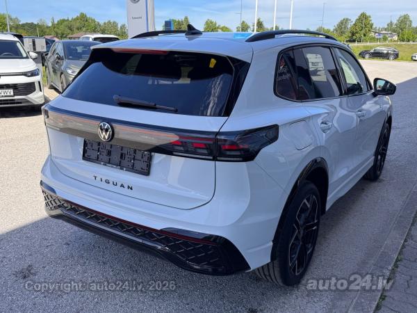 White Volkswagen Tiguan 2026 in Viljandi, with an engine capacity of 1.50 L and mileage of 1 thousand km for 49000 €, photo 3 on AUTOMOTO.COM.LV