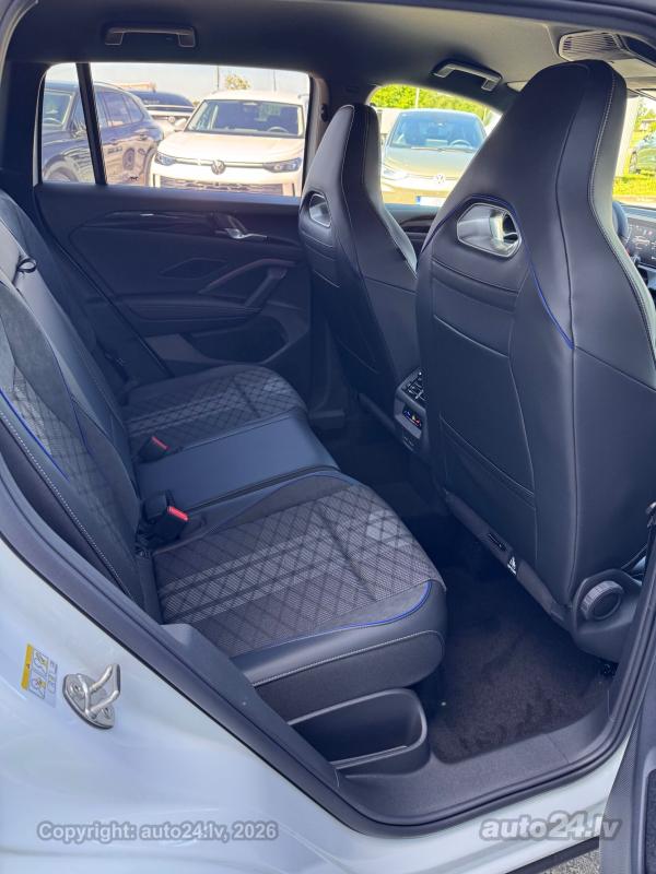 White Volkswagen Tiguan 2026 in Viljandi, with an engine capacity of 1.50 L and mileage of 1 thousand km for 49000 €, photo 7 on AUTOMOTO.COM.LV