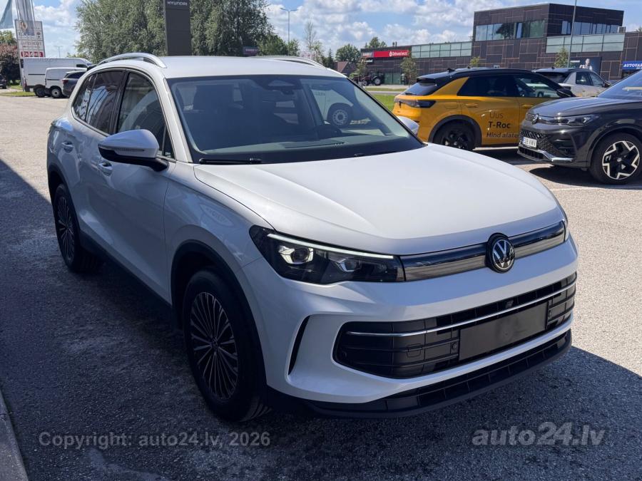 White Volkswagen Tiguan 2026 in Viljandi, with an engine capacity of 1.50 L and mileage of 1 thousand km for 37898 €, photo 3 on AUTOMOTO.COM.LV