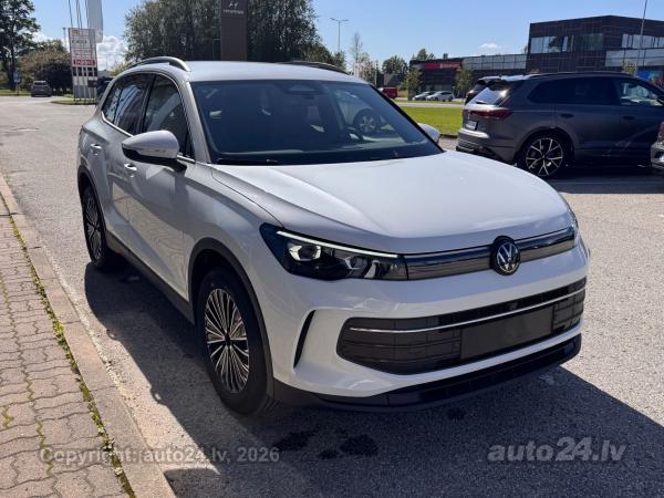 White Volkswagen Tiguan 2026 in Viljandi, with an engine capacity of 1.50 L and mileage of 0 thousand km for 37994 €, photo 3 on AUTOMOTO.COM.LV