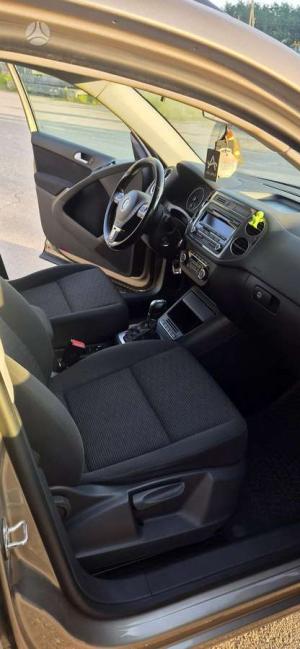 Yellow Volkswagen Tiguan 2013 in Radviliskis, with an engine capacity of 1.97 L and mileage of 320 thousand km for 8000 €, photo 8 on AUTOMOTO.COM.LV