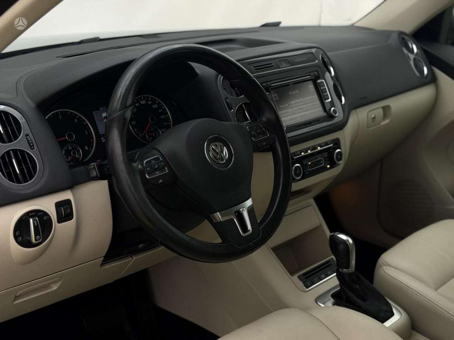 Yellow Volkswagen Tiguan 2013 in Vilnius, with an engine capacity of 1.97 L and mileage of 319 thousand km for 8500 €, photo 10 on AUTOMOTO.COM.LV