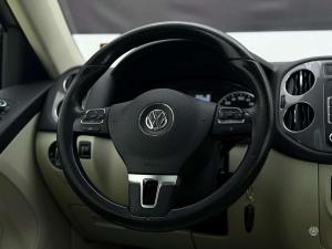 Yellow Volkswagen Tiguan 2013 in Vilnius, with an engine capacity of 1.97 L and mileage of 319 thousand km for 8500 €, photo 19 on AUTOMOTO.COM.LV