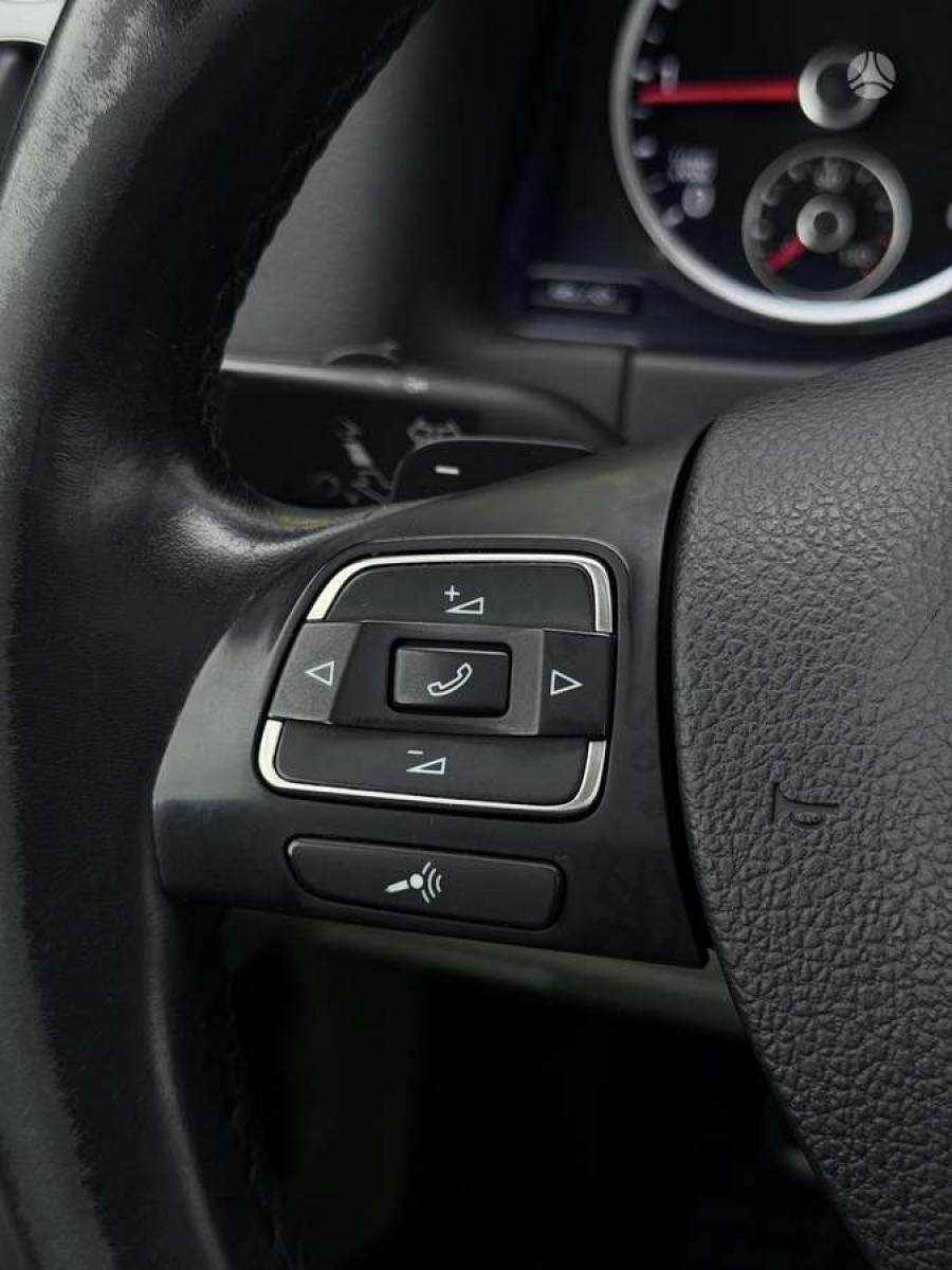 Yellow Volkswagen Tiguan 2013 in Vilnius, with an engine capacity of 1.97 L and mileage of 319 thousand km for 8500 €, photo 29 on AUTOMOTO.COM.LV