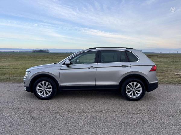 Yellow Volkswagen Tiguan 2017 in Vilkaviskis, with an engine capacity of 1.97 L and mileage of 208 thousand km for 15100 €, photo 5 on AUTOMOTO.COM.LV