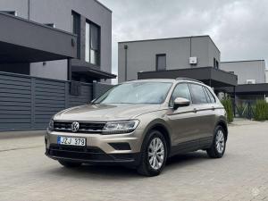 Yellow Volkswagen Tiguan 2017 in Kaunas, with an engine capacity of 1.40 L and mileage of 189 thousand km for 15990 €, photo 3 on AUTOMOTO.COM.LV
