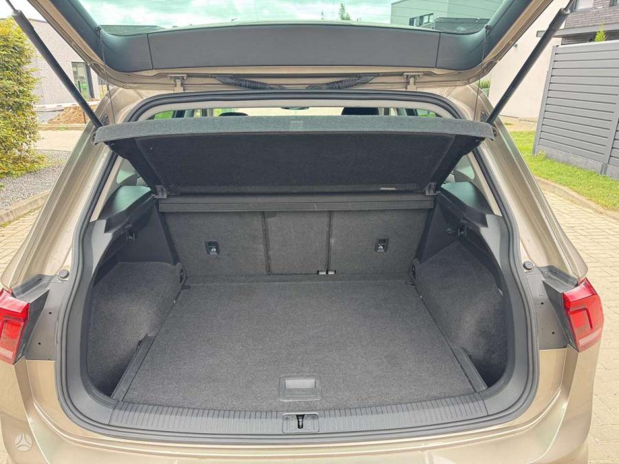 Yellow Volkswagen Tiguan 2017 in Kaunas, with an engine capacity of 1.40 L and mileage of 189 thousand km for 15990 €, photo 12 on AUTOMOTO.COM.LV