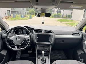 Yellow Volkswagen Tiguan 2017 in Kaunas, with an engine capacity of 1.40 L and mileage of 189 thousand km for 15990 €, photo 16 on AUTOMOTO.COM.LV