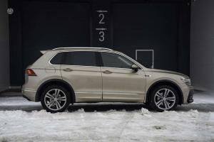 Yellow Volkswagen Tiguan 2018 in Vilnius, with an engine capacity of 1.97 L and mileage of 135 thousand km for 23100 €, photo 7 on AUTOMOTO.COM.LV