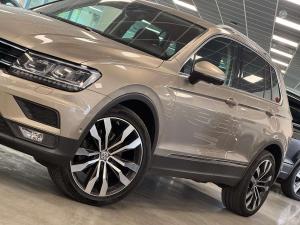 Dzeltens Volkswagen Tiguan 2018 Klaipėda, ar dzinēja tilpumu 1.97 L un nobraukumu 261 tūkst. km par 17950 €, foto 4 vietnē AUTOMOTO.COM.LV