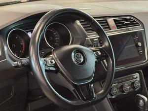 Dzeltens Volkswagen Tiguan 2018 Klaipėda, ar dzinēja tilpumu 1.97 L un nobraukumu 261 tūkst. km par 17950 €, foto 5 vietnē AUTOMOTO.COM.LV