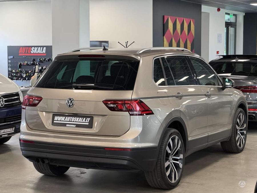 Dzeltens Volkswagen Tiguan 2018 Klaipėda, ar dzinēja tilpumu 1.97 L un nobraukumu 261 tūkst. km par 17950 €, foto 19 vietnē AUTOMOTO.COM.LV