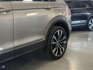Dzeltens Volkswagen Tiguan 2018 Klaipėda, ar dzinēja tilpumu 1.97 L un nobraukumu 261 tūkst. km par 17950 €, foto 20 vietnē AUTOMOTO.COM.LV