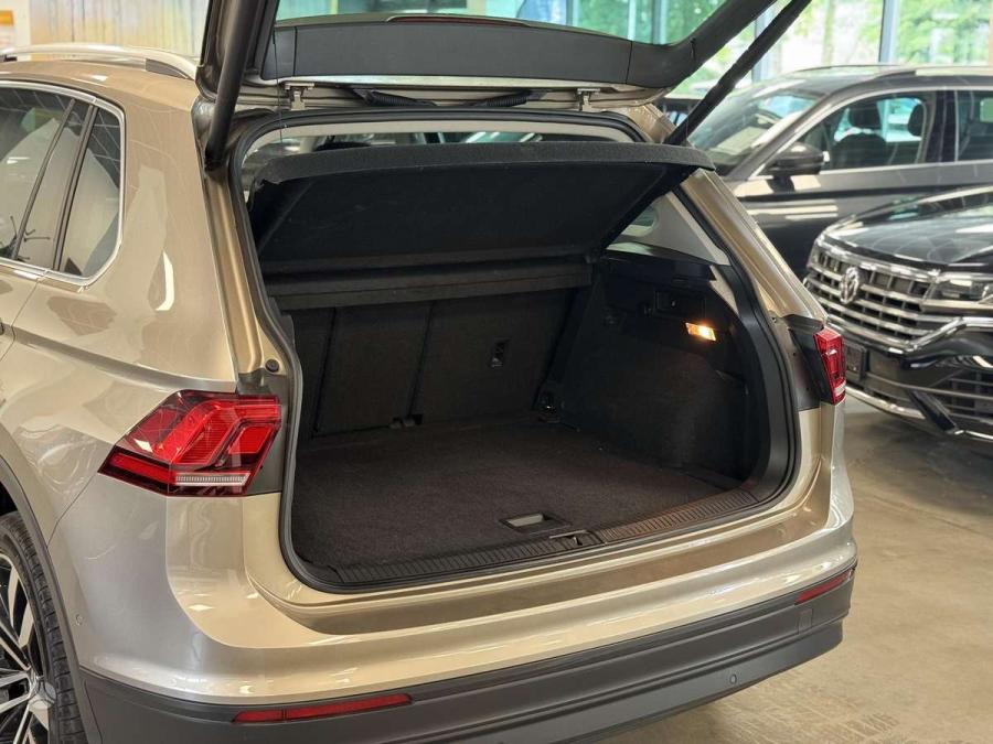 Dzeltens Volkswagen Tiguan 2018 Klaipėda, ar dzinēja tilpumu 1.97 L un nobraukumu 261 tūkst. km par 17950 €, foto 23 vietnē AUTOMOTO.COM.LV