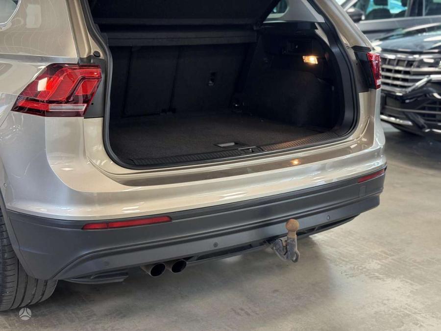 Dzeltens Volkswagen Tiguan 2018 Klaipėda, ar dzinēja tilpumu 1.97 L un nobraukumu 261 tūkst. km par 17950 €, foto 36 vietnē AUTOMOTO.COM.LV