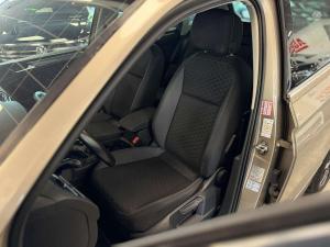 Yellow Volkswagen Tiguan 2018 in Klaipeda, with an engine capacity of 1.97 L and mileage of 261 thousand km for 17950 €, photo 23 on AUTOMOTO.COM.LV