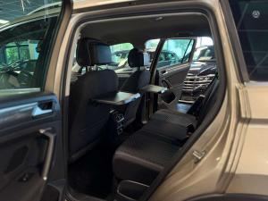 Yellow Volkswagen Tiguan 2018 in Klaipeda, with an engine capacity of 1.97 L and mileage of 261 thousand km for 17950 €, photo 24 on AUTOMOTO.COM.LV