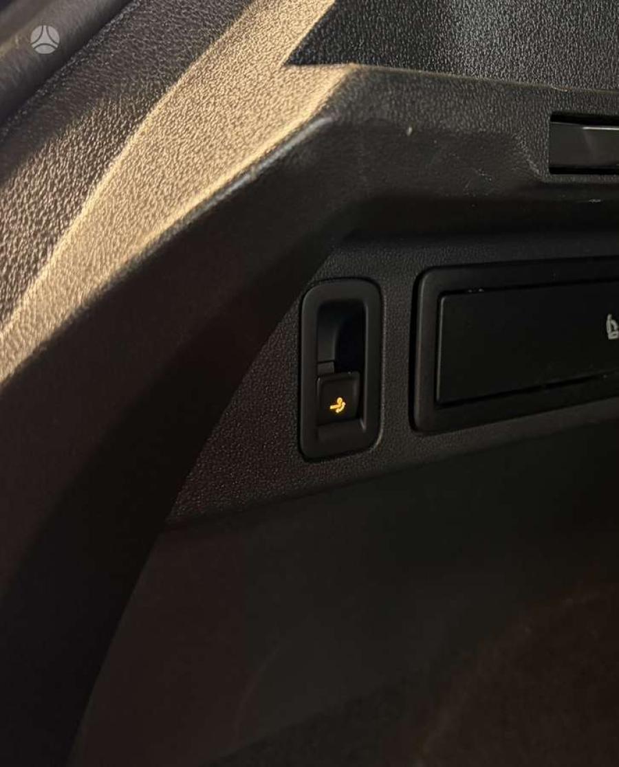 Yellow Volkswagen Tiguan 2018 in Klaipeda, with an engine capacity of 1.97 L and mileage of 261 thousand km for 17950 €, photo 27 on AUTOMOTO.COM.LV