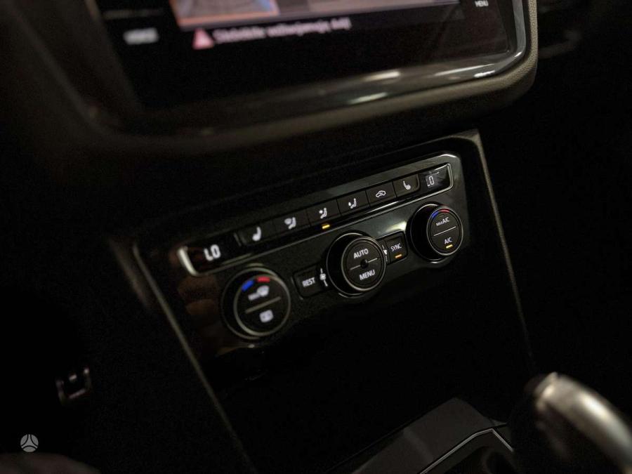 Yellow Volkswagen Tiguan 2018 in Klaipeda, with an engine capacity of 1.97 L and mileage of 261 thousand km for 17950 €, photo 33 on AUTOMOTO.COM.LV