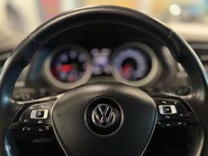 Yellow Volkswagen Tiguan 2018 in Klaipeda, with an engine capacity of 1.97 L and mileage of 261 thousand km for 17950 €, photo 34 on AUTOMOTO.COM.LV
