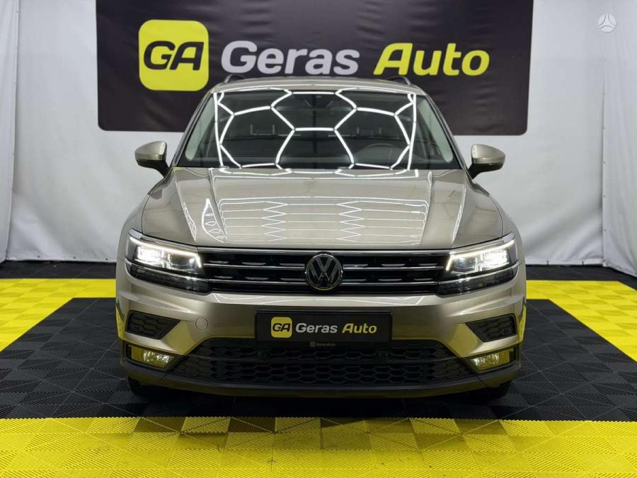 Yellow Volkswagen Tiguan 2019 in Vilnius, with an engine capacity of 1.97 L and mileage of 110 thousand km for 19490 €, photo 2 on AUTOMOTO.COM.LV