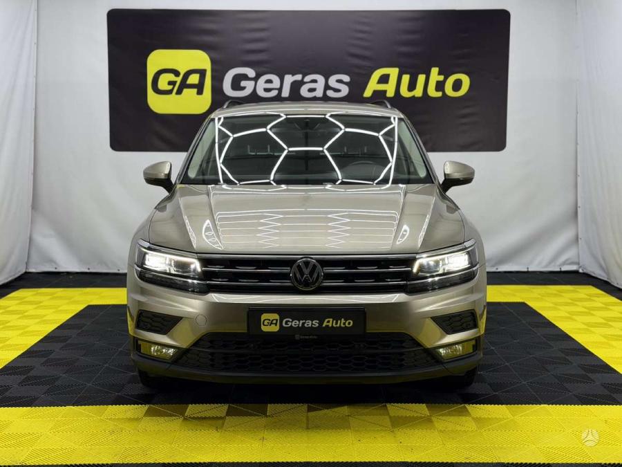 Yellow Volkswagen Tiguan 2019 in Vilnius, with an engine capacity of 1.97 L and mileage of 110 thousand km for 19490 €, photo 7 on AUTOMOTO.COM.LV